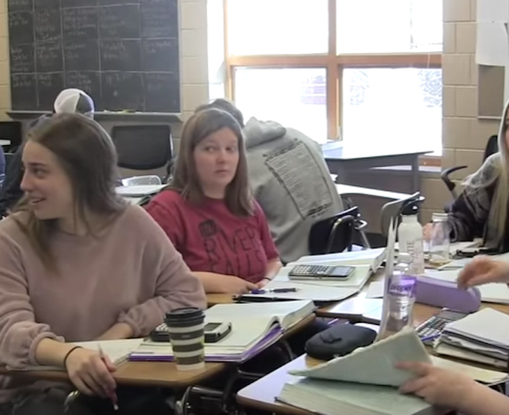 Teen Gets Rejected At Prom But Then She Hears A Familiar Voice Over The ...