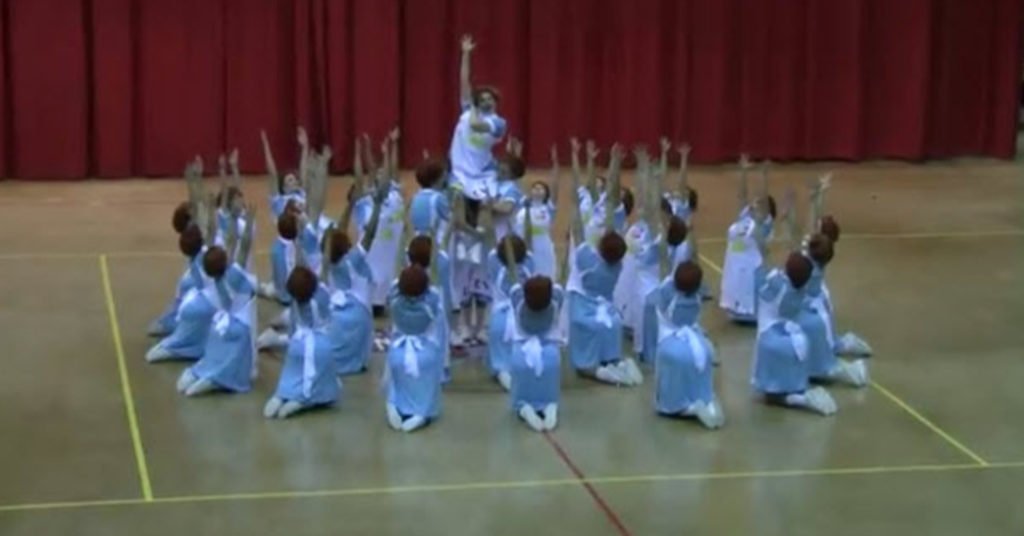 Lunch Ladies Take Over The Stage And When They Whip Around The Audience ...