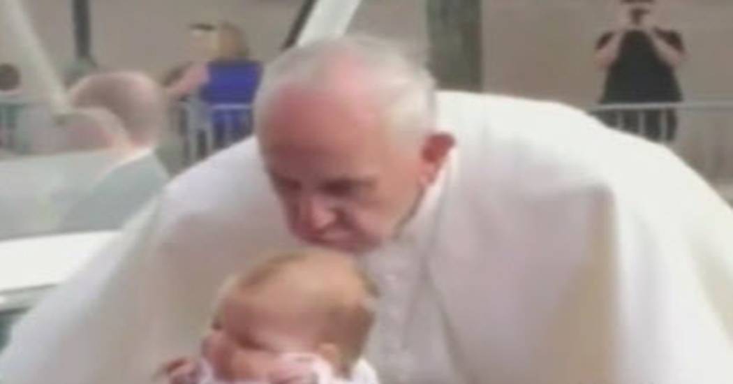 Pope Kisses Baby And 2 Months Later Parents Learn Daunting Truth ...