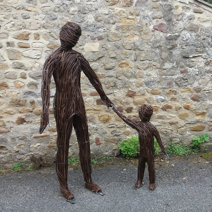 Artist Fills The Forest With Handwoven, Life-Sized Willow Rod Statues ...