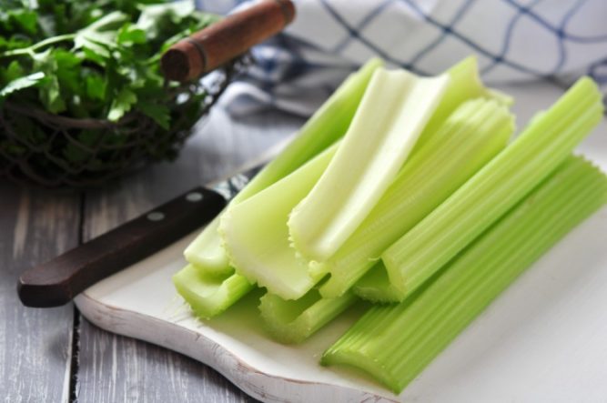 Here Are The Benefits Of Eating Celery Every Day For A Week ...