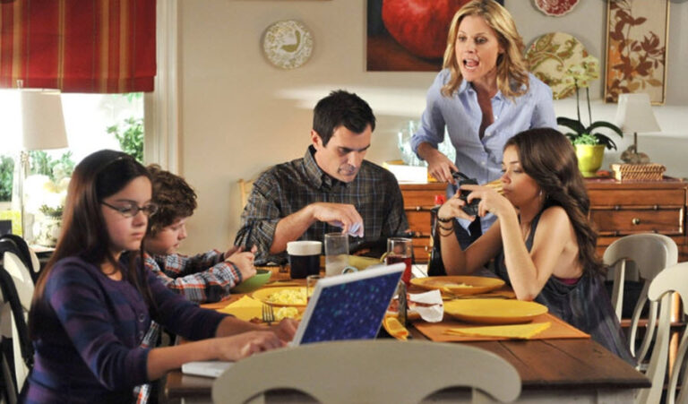 Kids Wouldn’t Stop Texting At The Dinner Table, So Dad Comes Up With ...