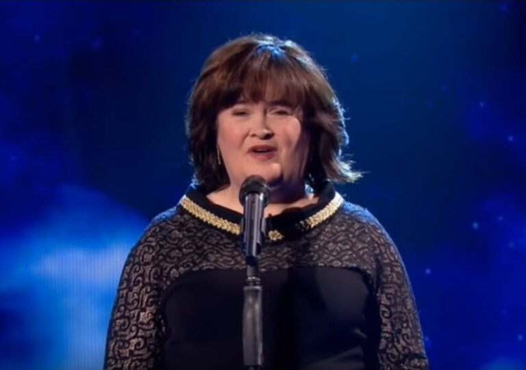 Susan Boyle Sings Incredible Rendition Of Christmas Classic ‘Little ...