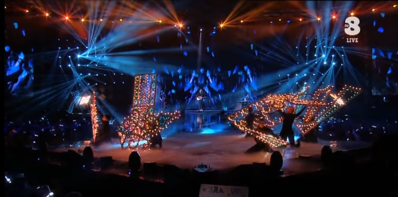 Ed Sheeran Shows Us How It’s Done When He Sings ‘Perfect ...