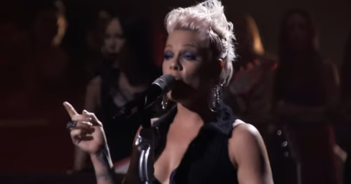 Pink Gives The Audience What They Want With The Best Performance of ...