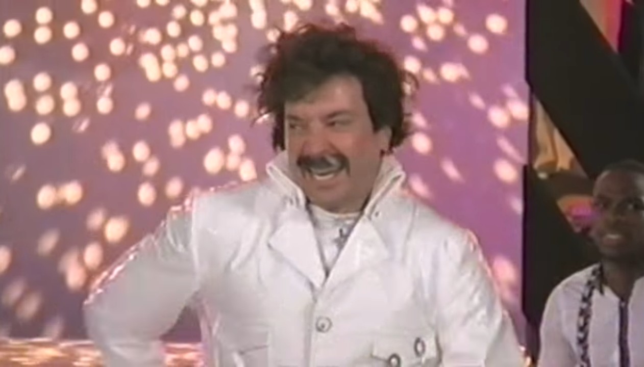 Jimmy Fallon & The Roots Pull Off A Hilarious ’80s Dance Line ...