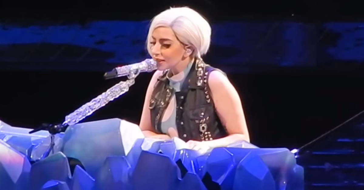Lady Gaga Pour Her Heart Into An Emotional Live Performance Of ‘Born ...