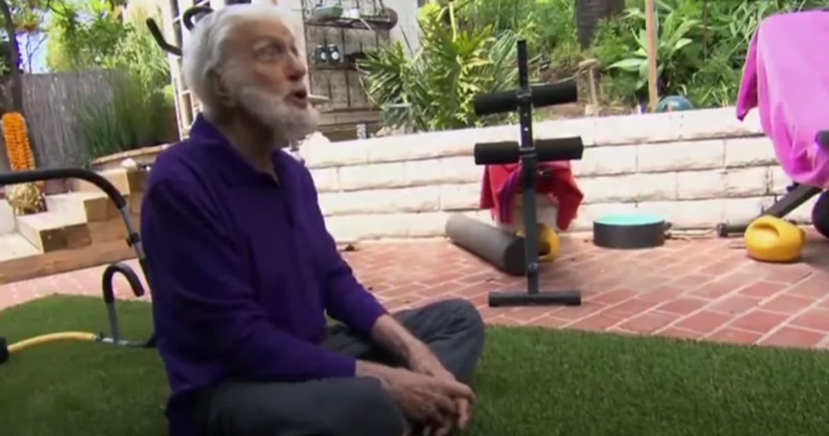 Legendary Entertainer Dick Van Dyke, 95, Shares His Impressive Morning ...