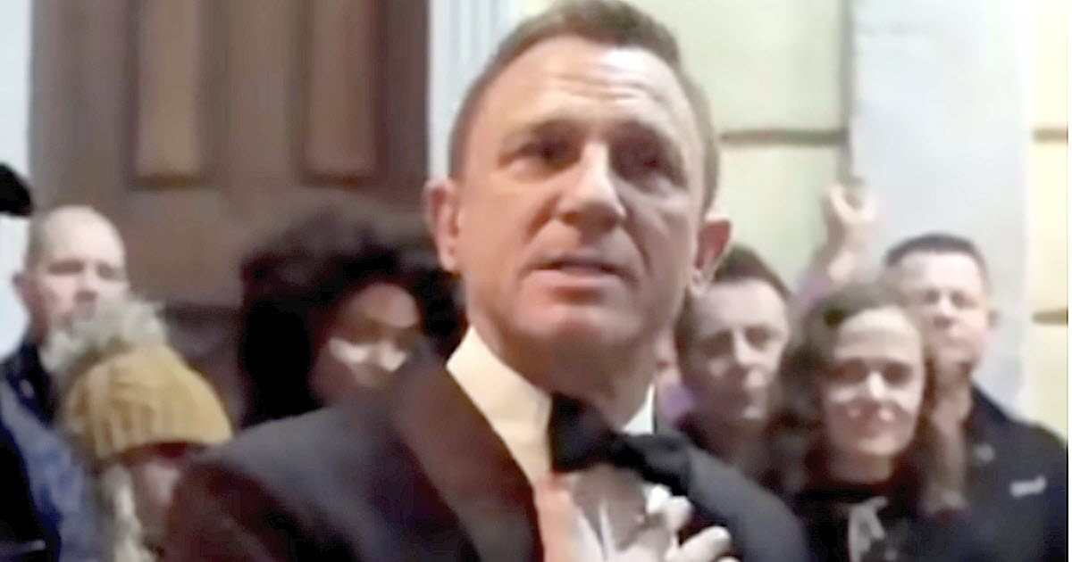 James Bond’s Daniel Craig Tears Up During Heartfelt Farewell Speech To ...