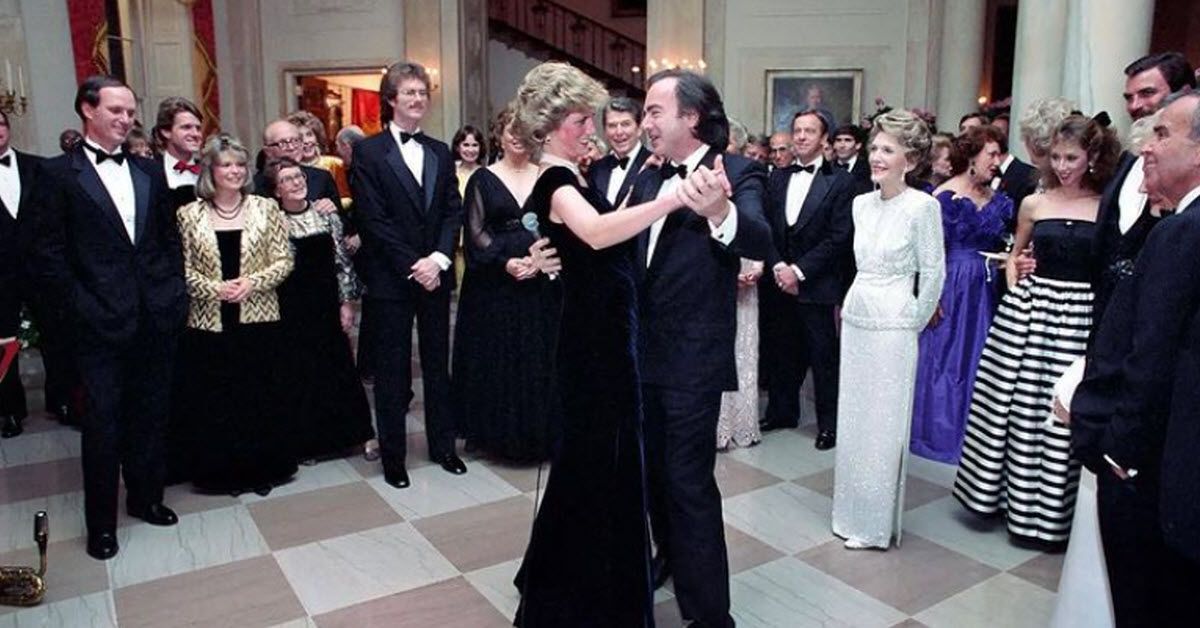 Princess Diana Was Dancing With Neil Diamond And Couldn’t Stop Blushing ...