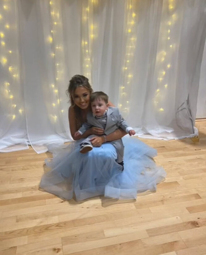 Teenage Mom Walks Into The Prom With Her Date: Her 1-Year-Old Son ...